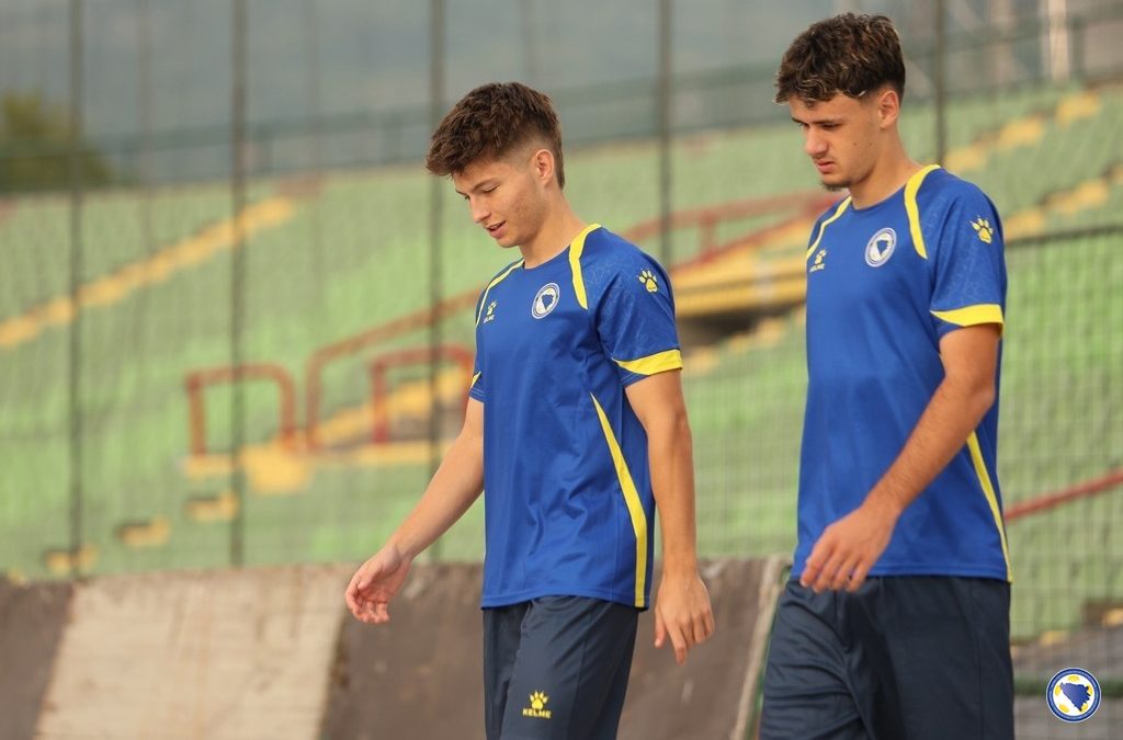 Oglasio se Esmir Bajraktarević, sa dvije riječi poslao snažnu poruku ...